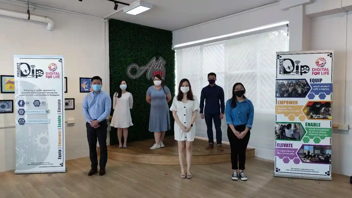 Mastering a new digital language together