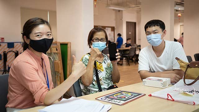 TriGen: Empowering Seniors with Digital Skills to Keep Them Connected