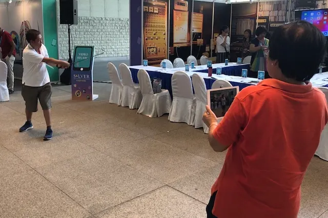 Share Your Life Experiences with Everyone – Digitally