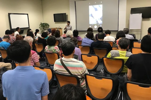 Share Your Life Experiences with Everyone – Digitally