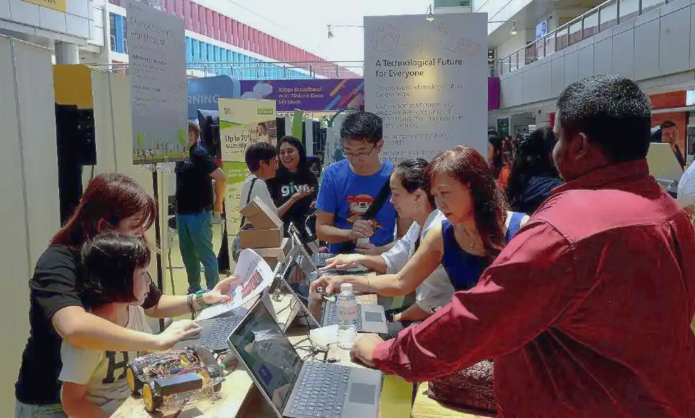 Tech4Community and Silver Infocomm Roadshow – Inspiring Lifelong ...